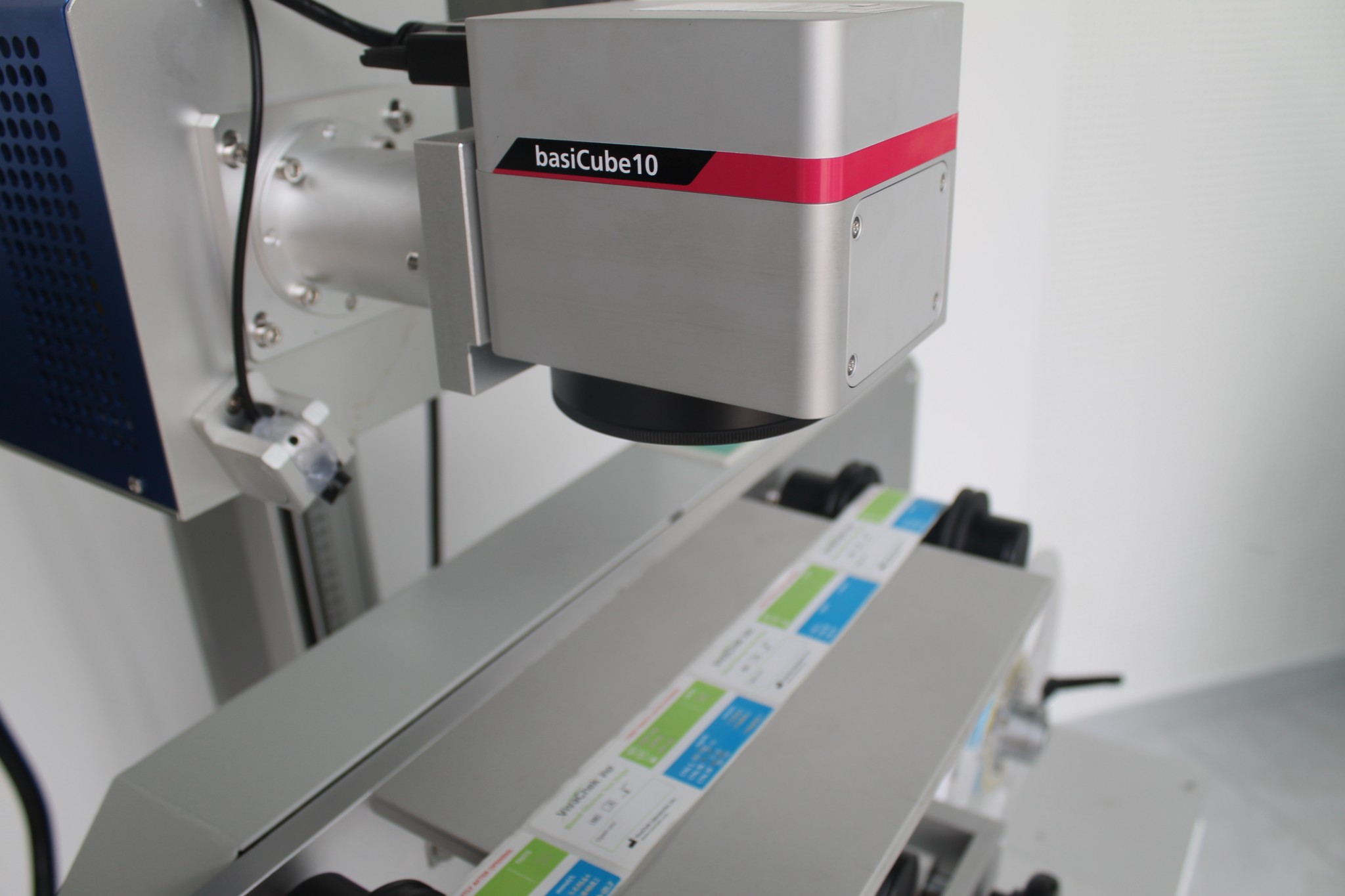 Flexible label laser marking systems with automatic re-winder - Luoyang ...